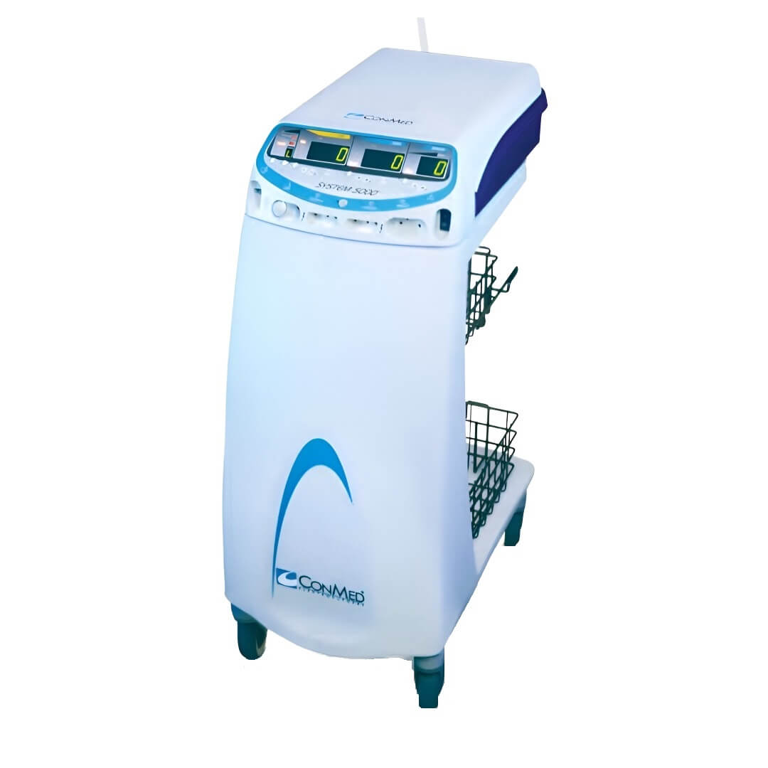 Unidad de electrocirugía SYSTEM 5000, marca ConMed, CON-60-8015-SYS